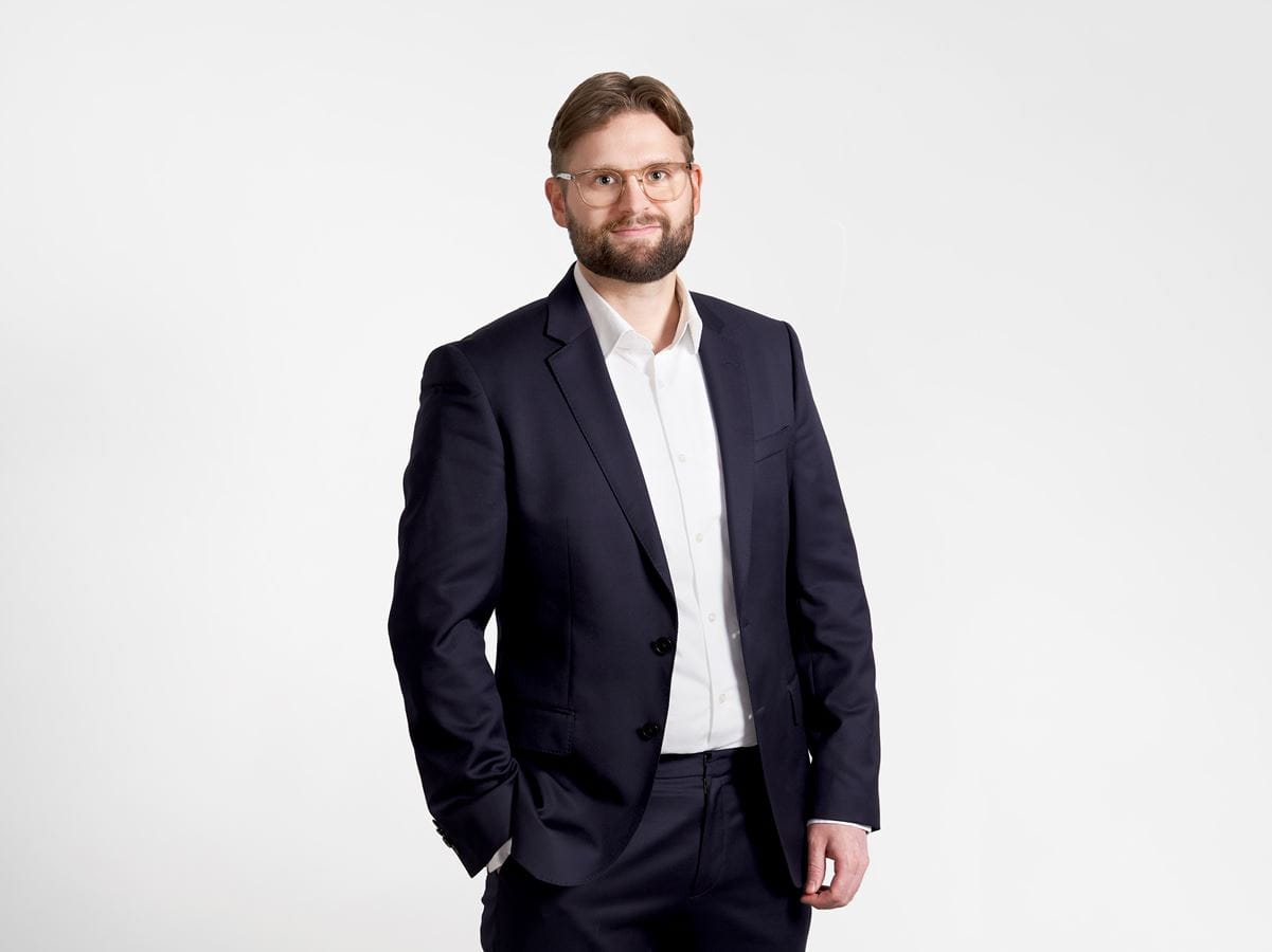 Yrityspankkiiri, Julius Vähämaa | Nooa Säästöpankki - Säästöpankki